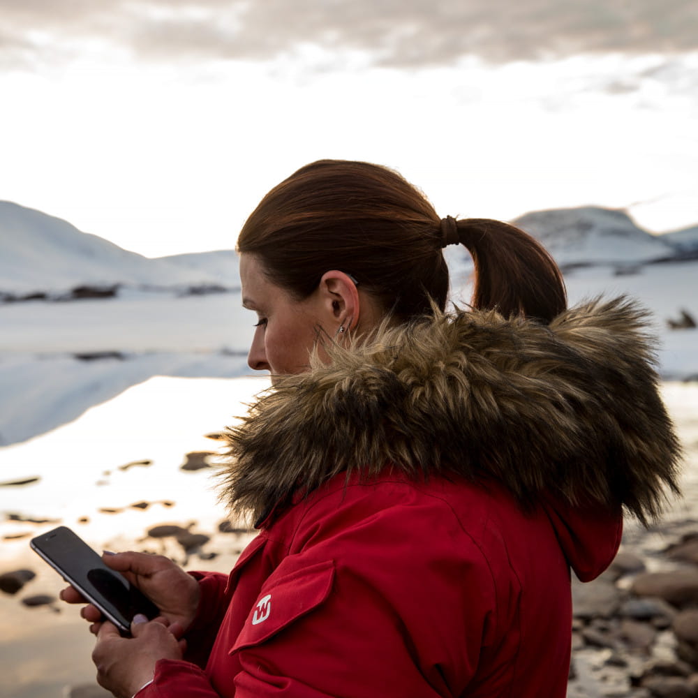 COM-DEX streams high-quality sound to user’s hearing aids.