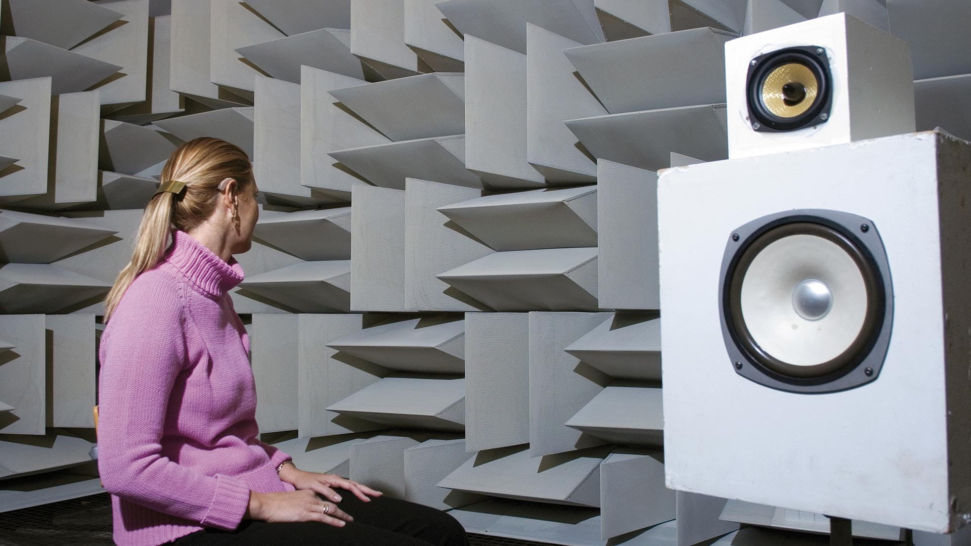 Boost hearing aid sound with TruAcoustics | Widex Pro