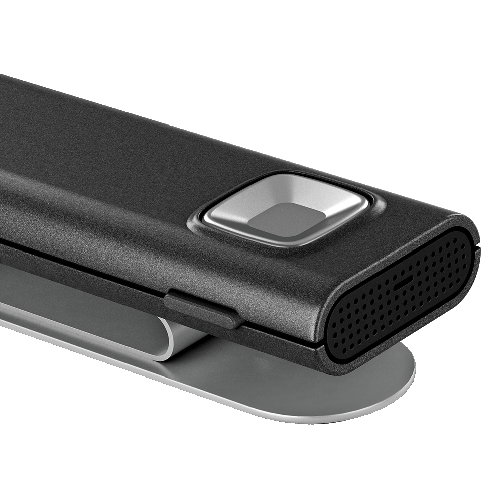 COM-DEX streams high-quality sound to user’s hearing aids.