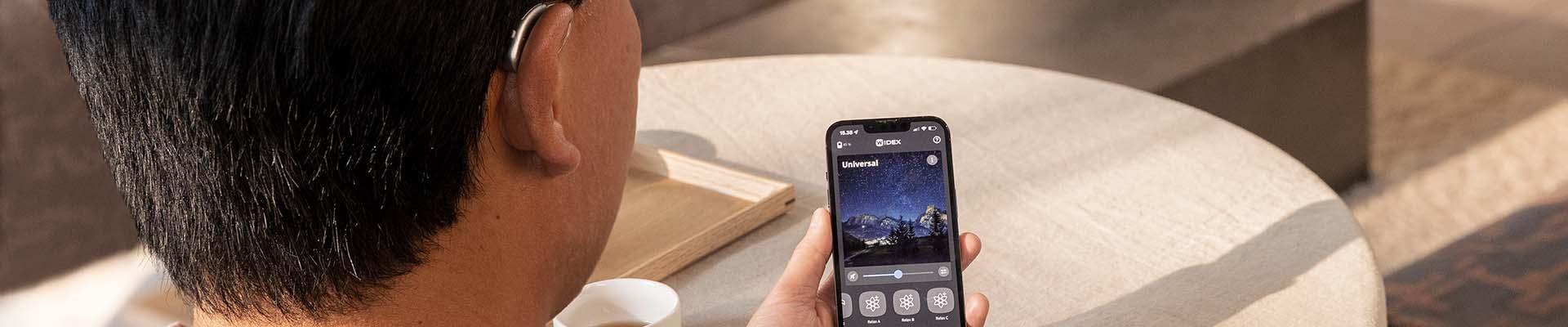 Control hearing aids from an app with Widex MOMENT™